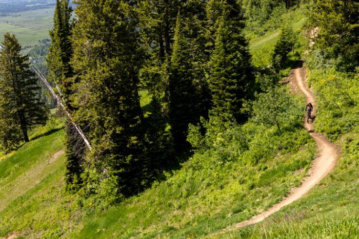 Magnum Peak T5 E-MTB Review - Mountain Weekly News