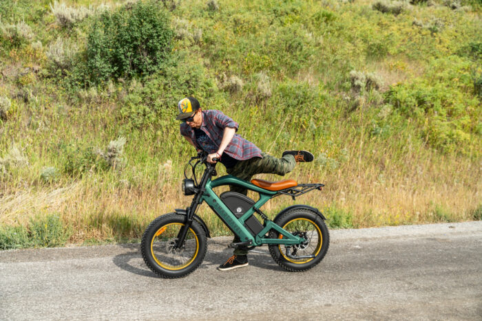 Smartravel Raptor GPS E-Bike: The Fusion of Style and Function ...